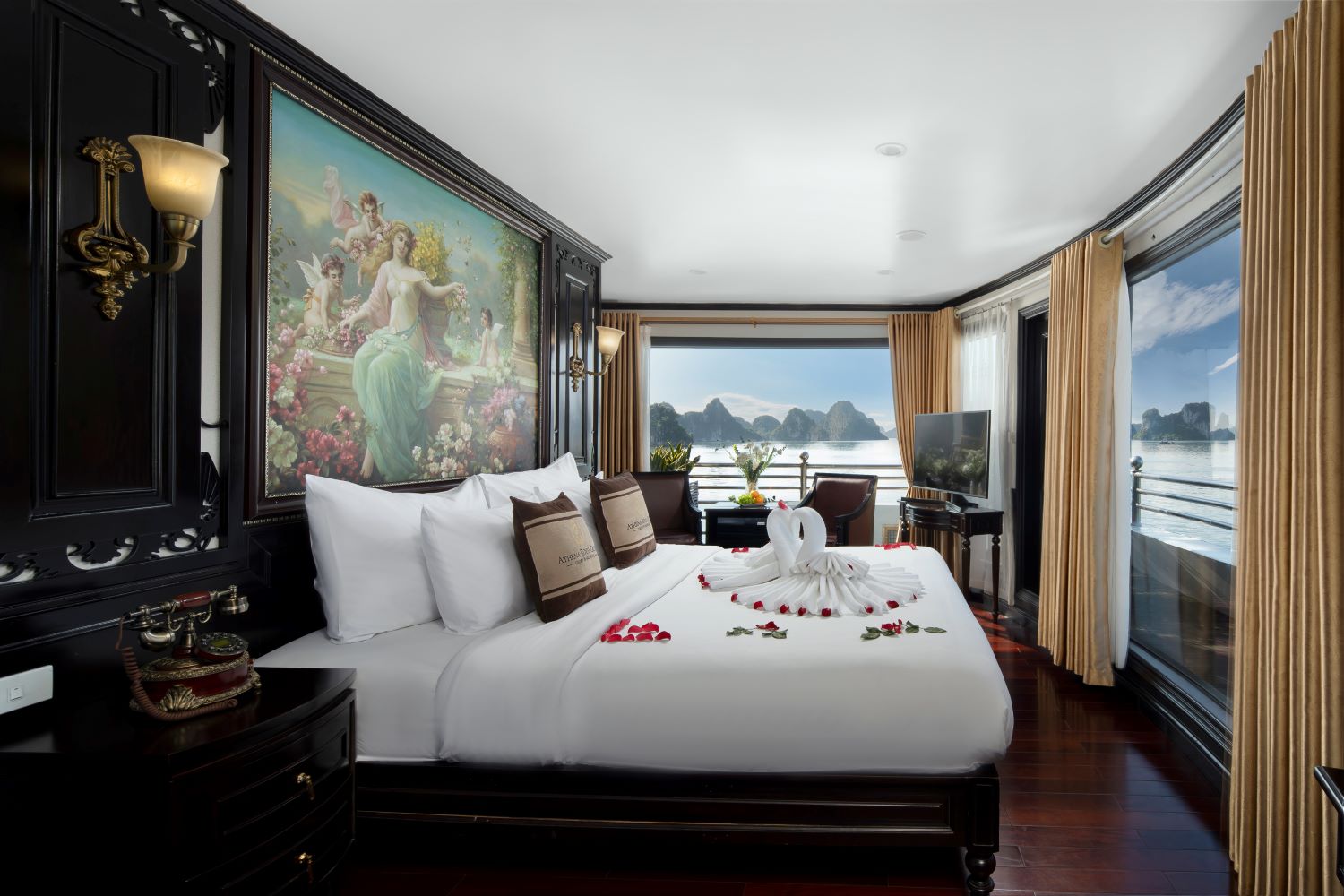 Athena Royal - Halong Tours
